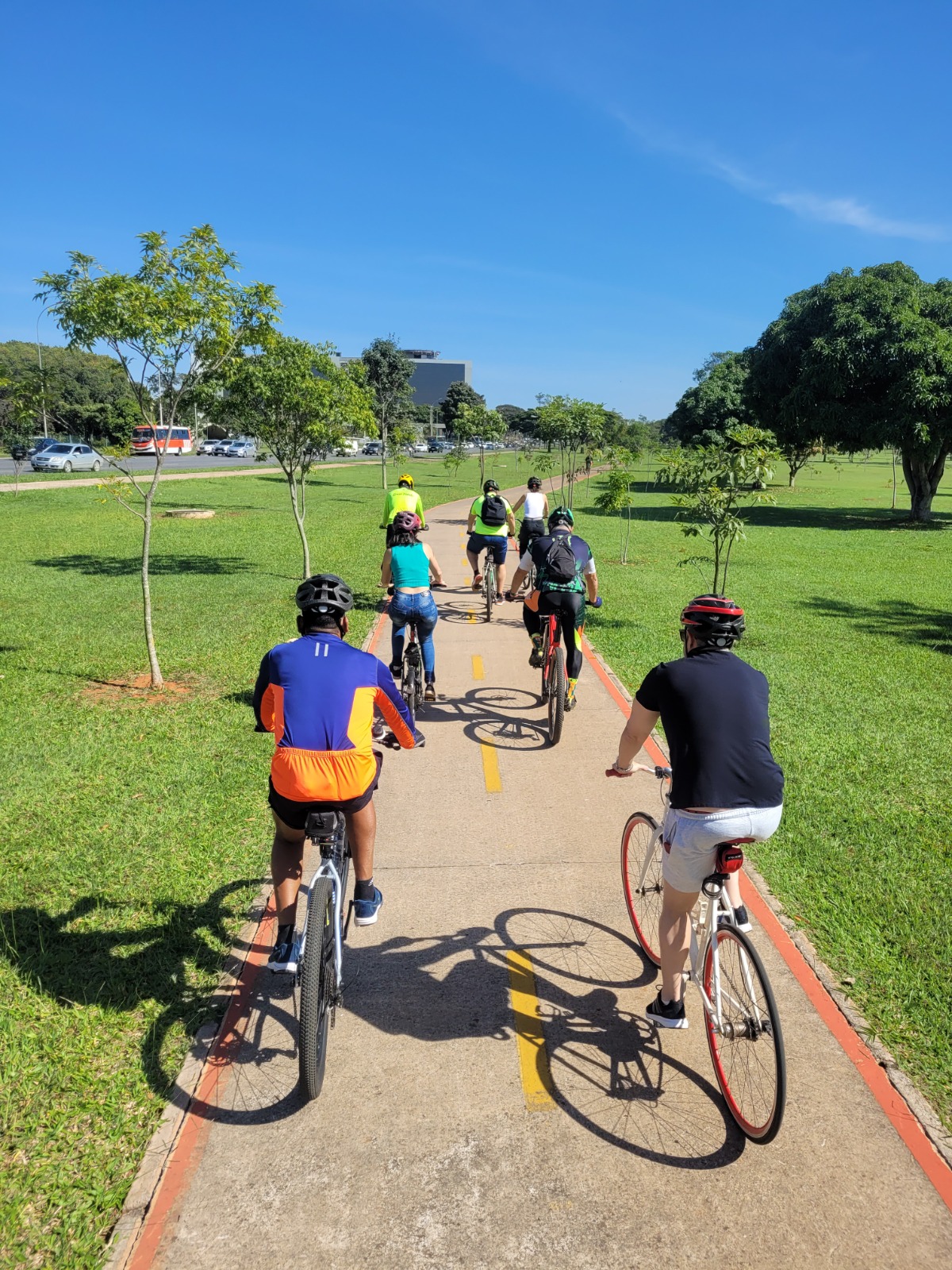 Servidores da CLDF participam do movimento "De bike ao trabalho" - CLDF