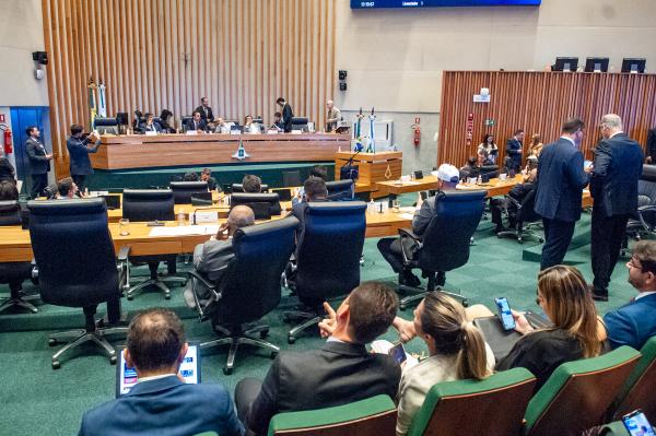 Distritais autorizam GDF a contratar empréstimo de R$ 660 milhões junto ...