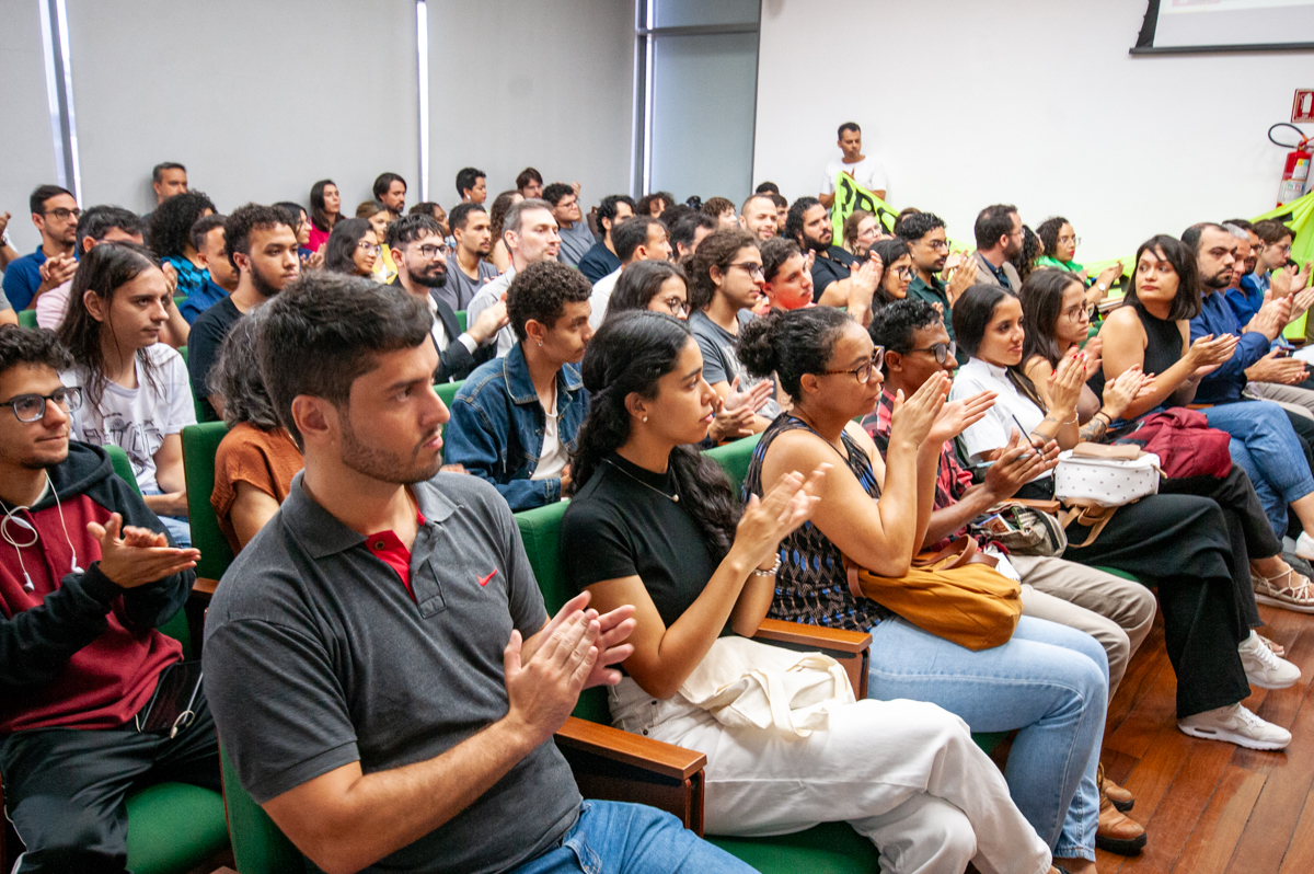 Professores e alunos da UnDF pedem gestão democrática em debate na CESC ...