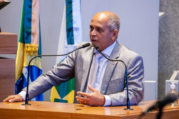 Distritais agradecem ao GDF por melhorias em suas regiões - CLDF