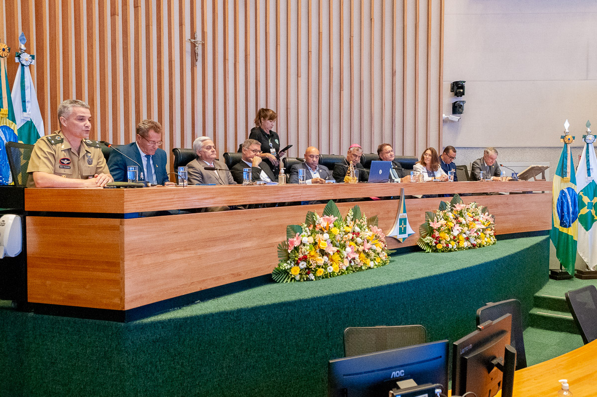 Dom Marcony Vinícius Ferreira recebe título de Cidadão Benemérito de ...